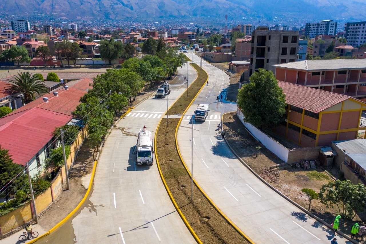 Entregan Avenida Segunda en Distrito 3 de Cochabamba - El Diario - Bolivia