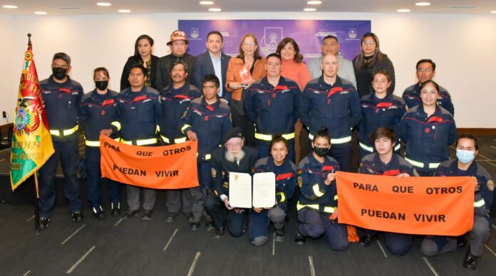 Reconocen labor de bomberos voluntarios - El Diario - Bolivia