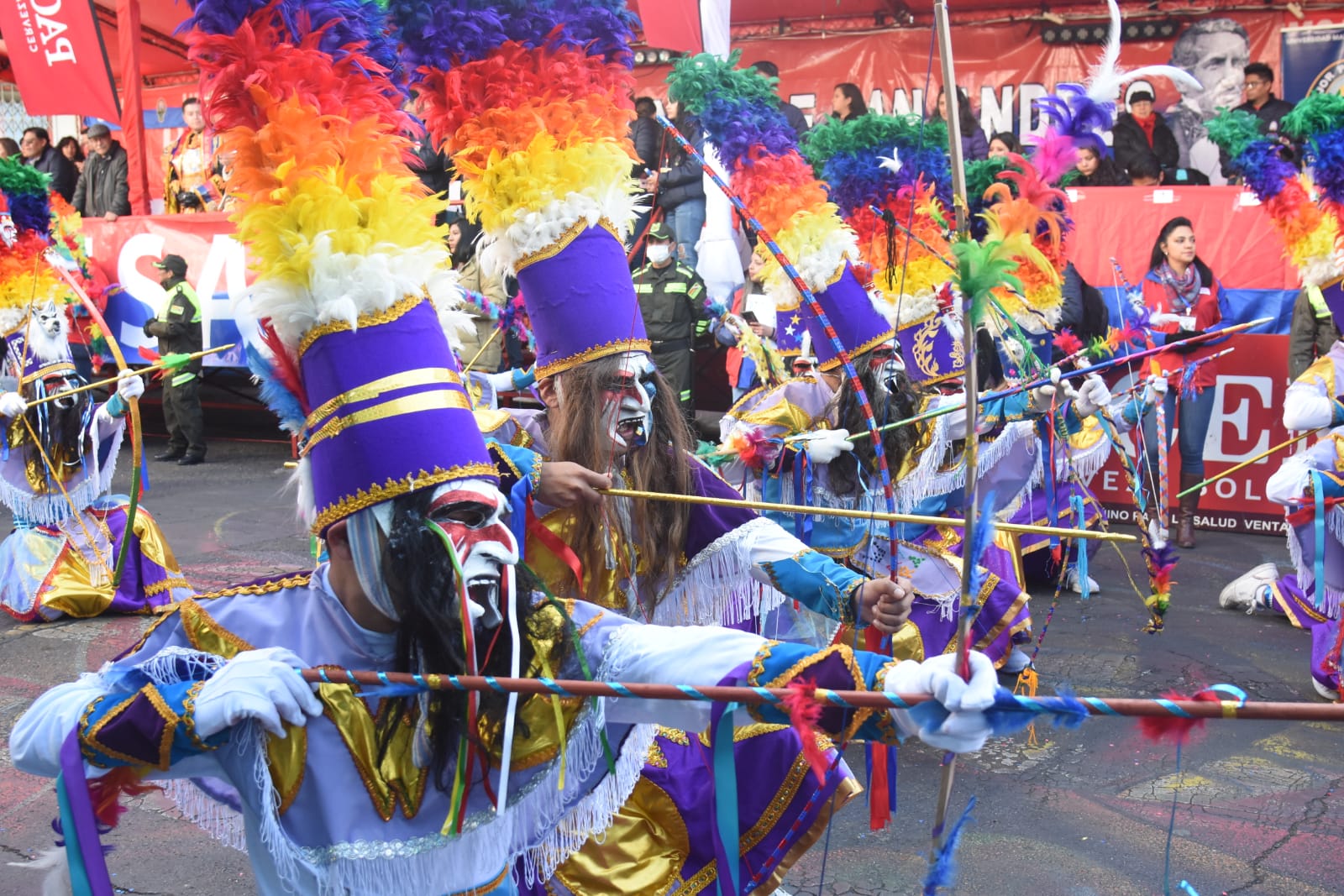 Universitarios desbordan alegría, destreza y colorido en Entrada Folklórica UMSA 2023 - El ...