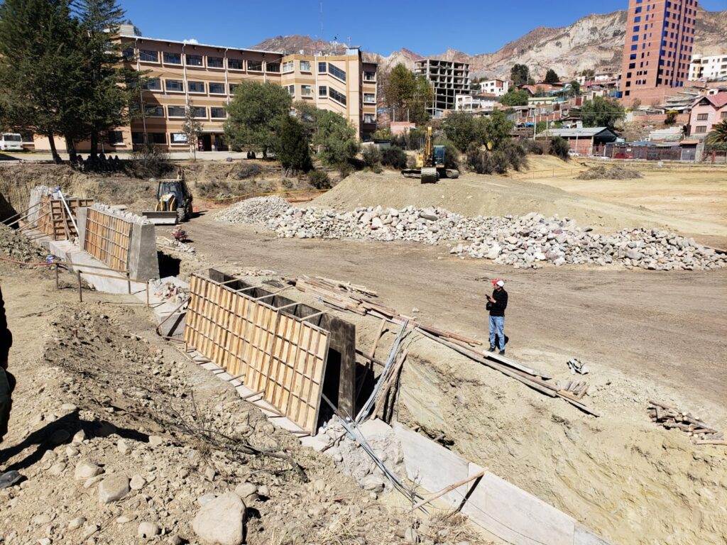 UMSA tendrá nuevo atrio 12 veces más grande que el del Monoblock - El ...