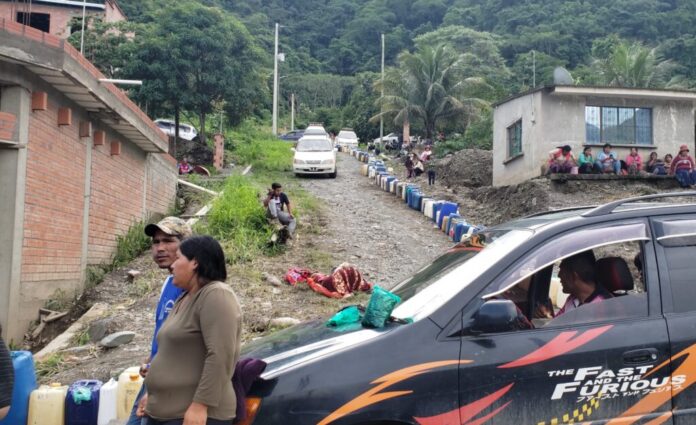 Autos “chutos” provocan escasez y alza de precios de combustibles en ...
