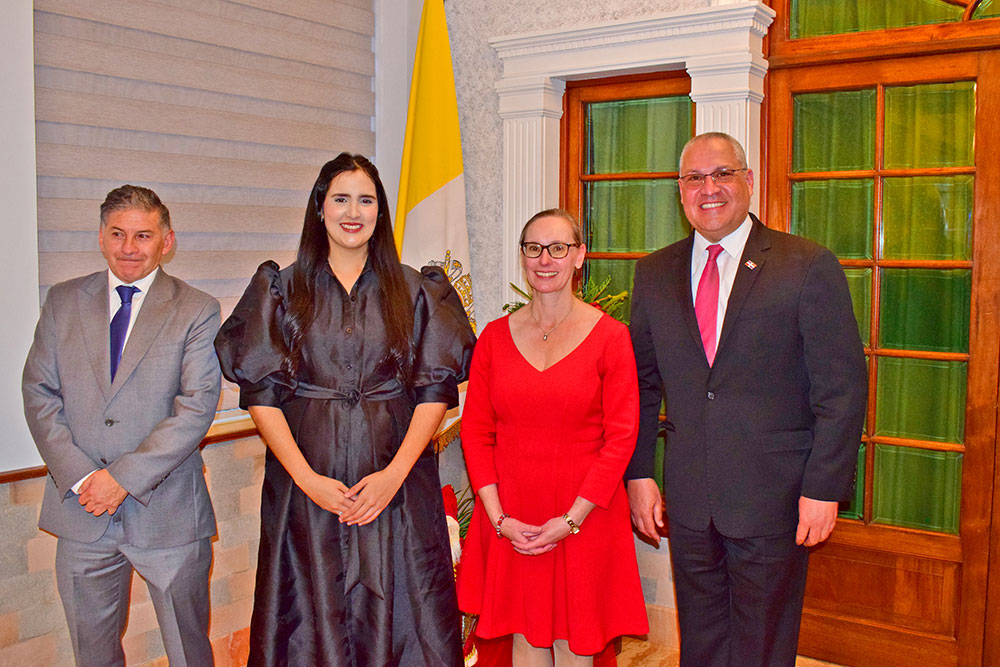 Encuentro navideño de confraternidad diplomática y concierto de Aischa ...