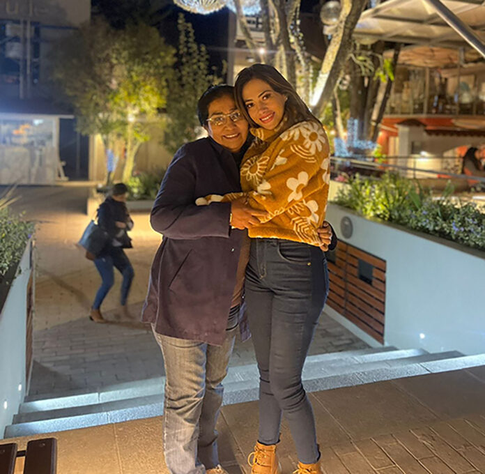 CLAUDIA TORREZ “Soy una mujer que intenta ser feliz todos los días ...