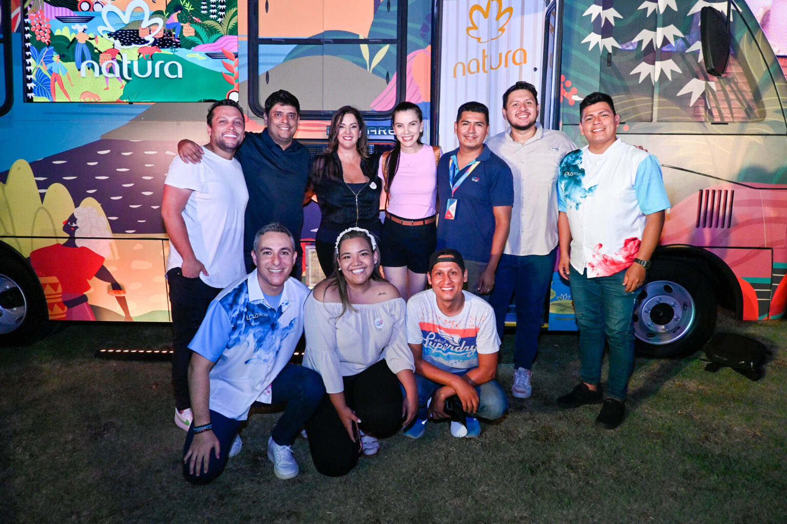 Bus Natura realza la belleza de Aitana I - El Diario - Bolivia