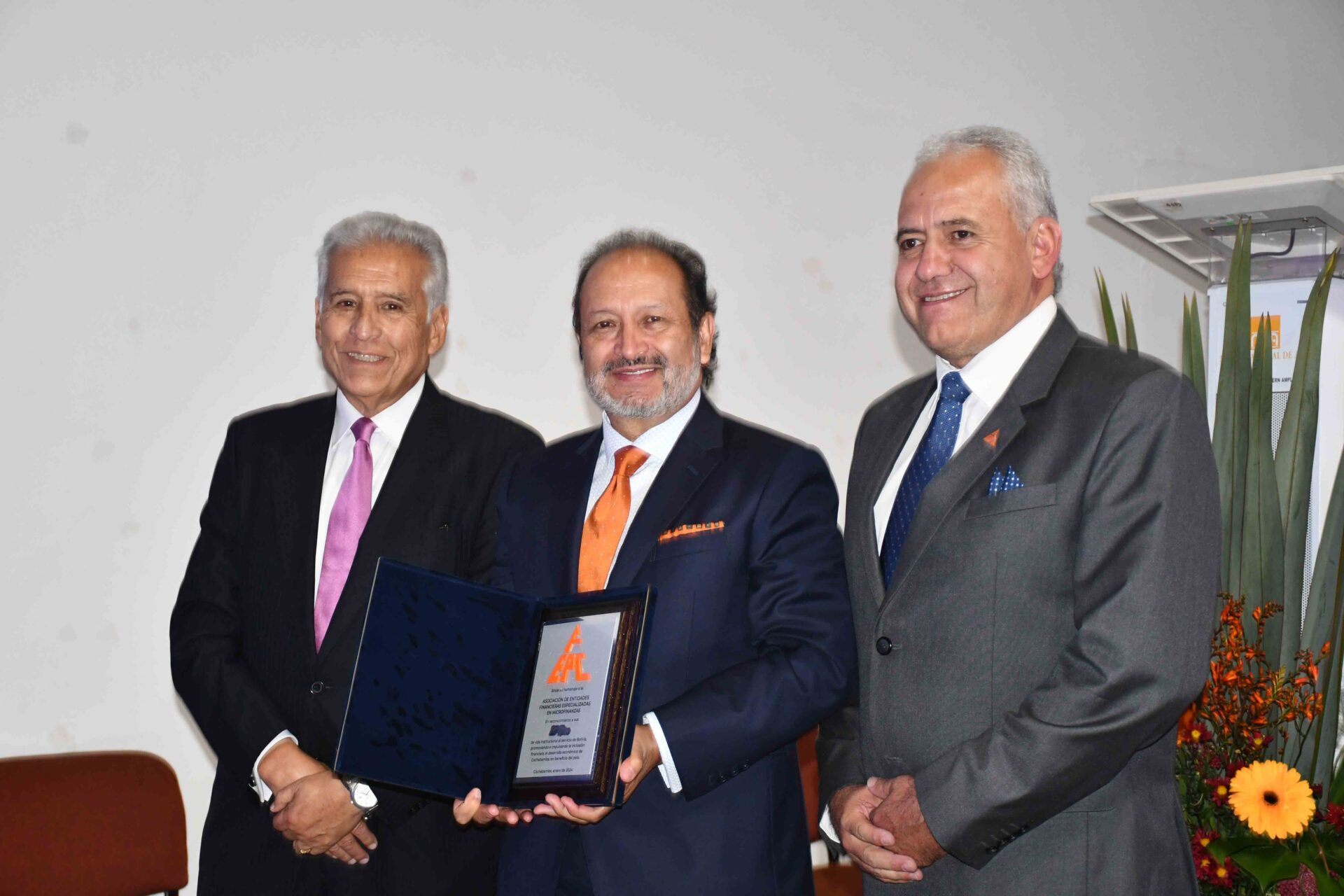 Asofin celebra 25 años de vida institucional - El Diario - Bolivia