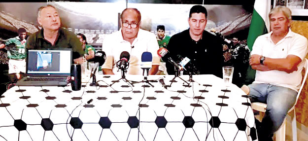 FABOL otra vez amenaza con paralizar el fútbol boliviano - El Diario ...