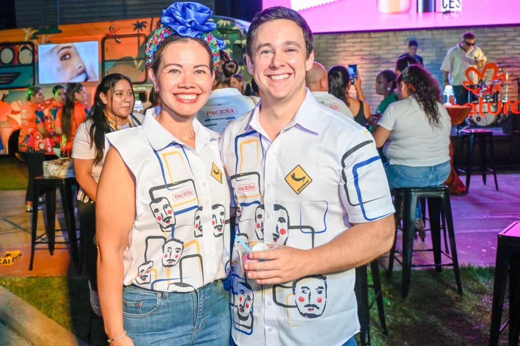 Bus Natura realza la belleza de Aitana I - El Diario - Bolivia