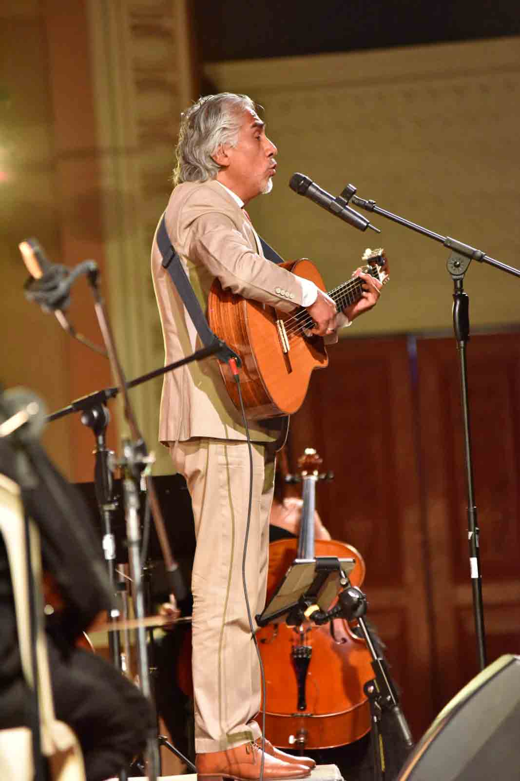 Willy Claure Sinfónico en La Paz con lo mejor de la cueca boliviana ...