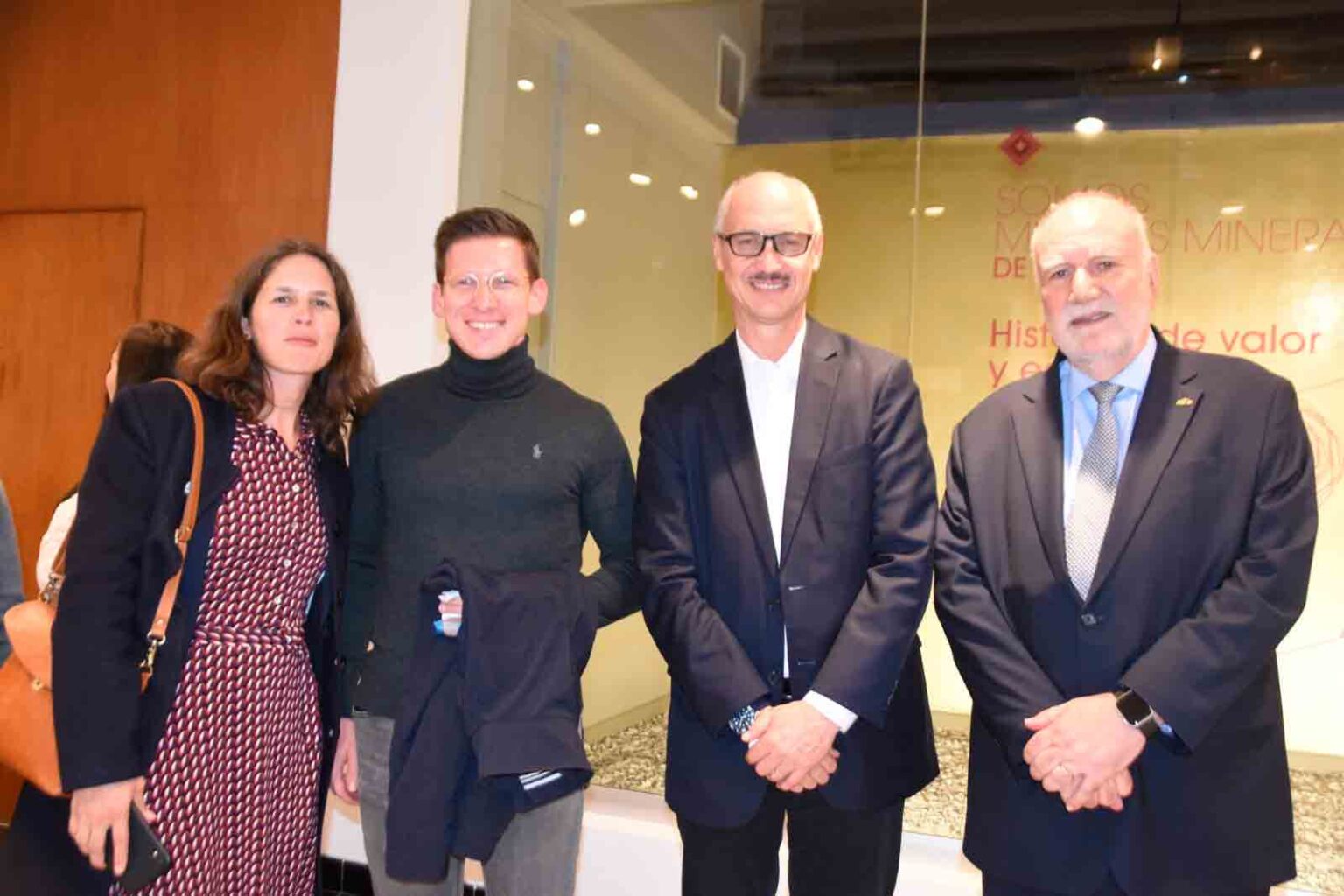 CAF celebra el coraje de las mujeres mineras bolivianas con una ...