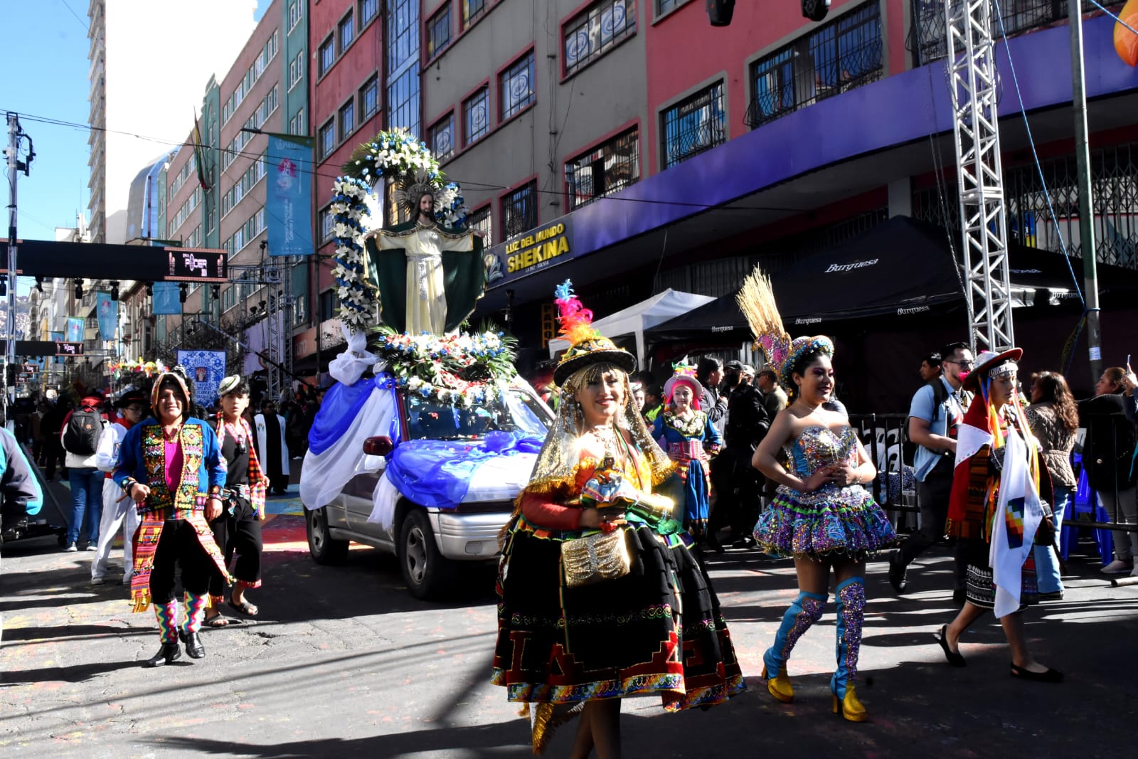 Majestuoso Gran Poder hizo vibrar al mundo - El Diario - Bolivia