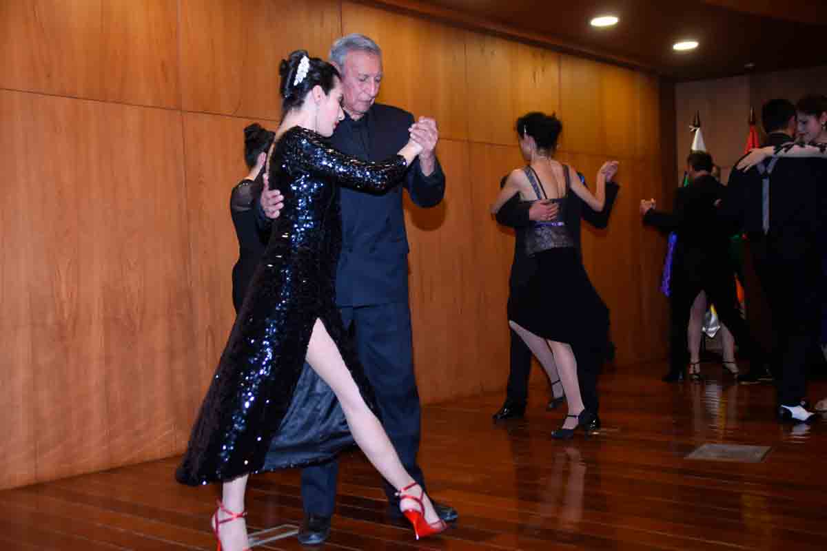 "Tango y fútbol: Pasión del arrabal" - El Diario - Bolivia