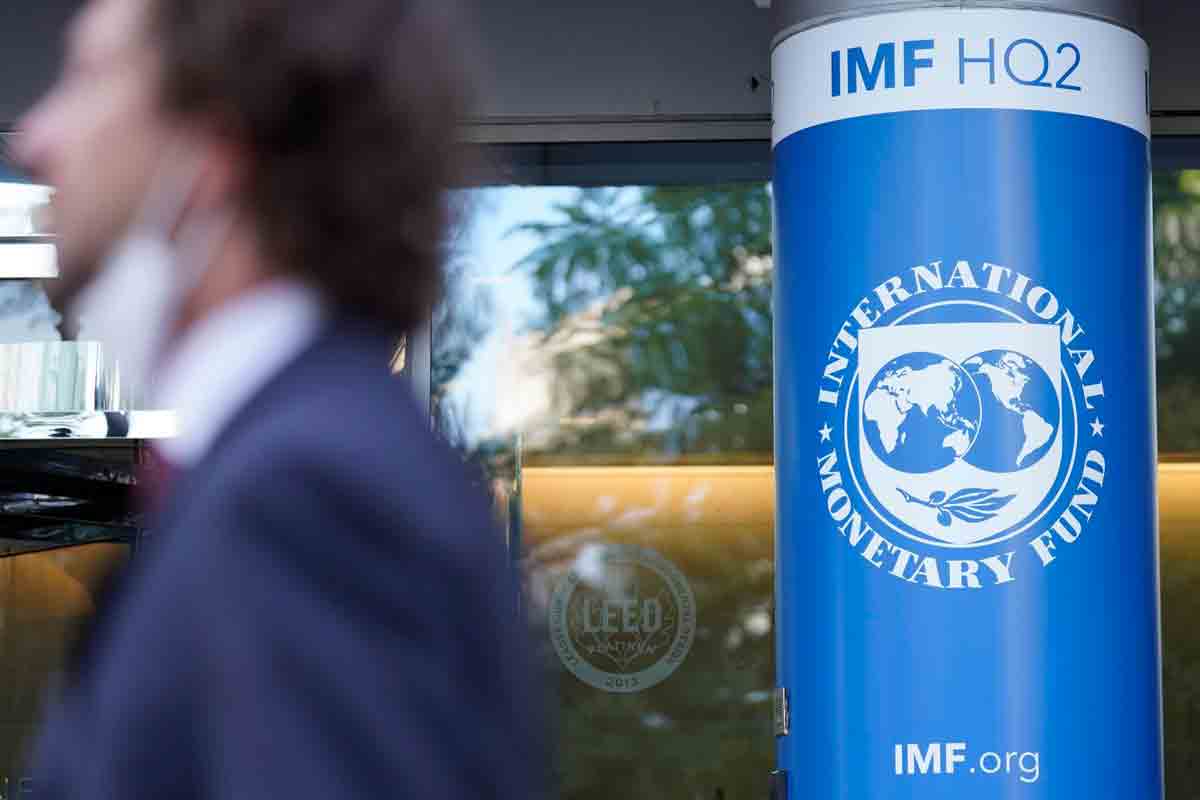 FMI aprueba crédito de 3.700 millones de euros para Ecuador - El Diario ...