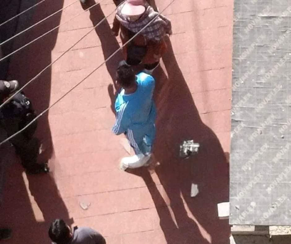 Harold Lora es visto agrediendo a un albañil delante de policías - El ...
