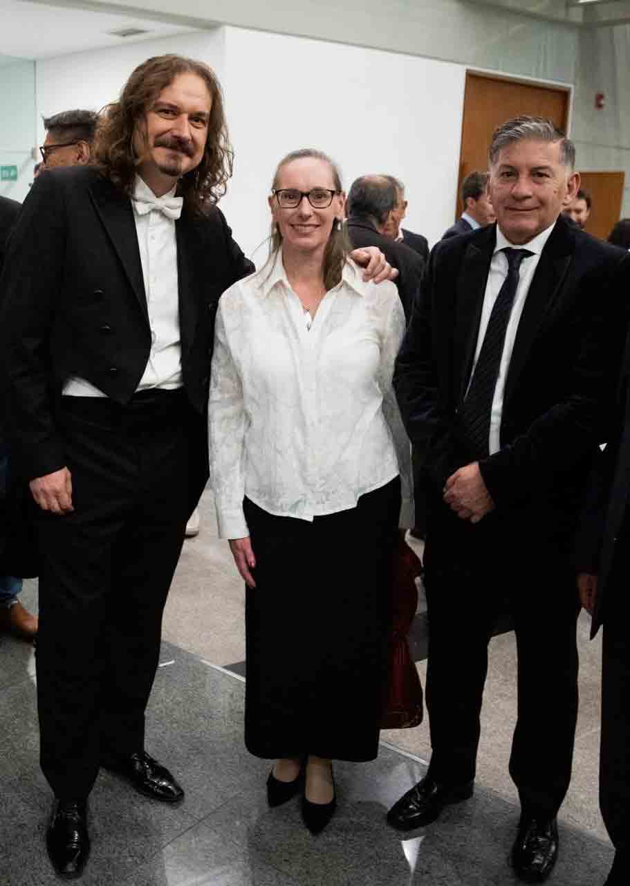 Concierto del violinista español José Manuel Gil - El Diario - Bolivia