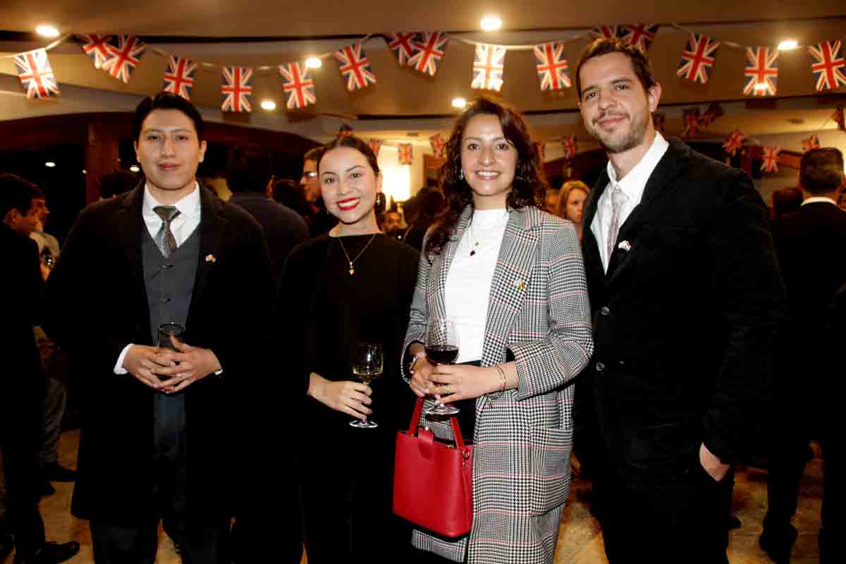 Despedida en honor de becarios Chevening 2024-2025 - El Diario - Bolivia