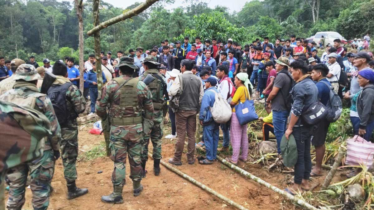 Cocaleros del Chapare asentados en el Parque Nacional Carrasco - El ...