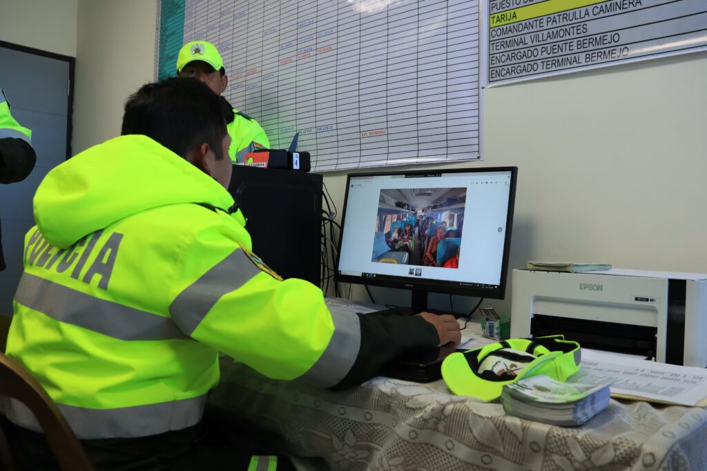 Inauguran sala de monitoreo de carreteras en urbe alteña - El Diario ...