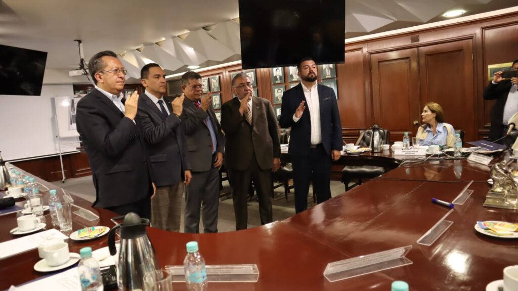 Eduardo Olivo Gamarra asume presidencia de la CNC 2024-2025 - El Diario ...