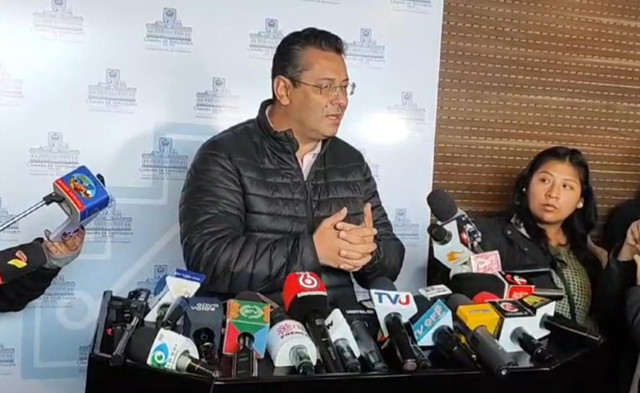 Comisión suspende tratamiento de contratos para explotación de litio ...