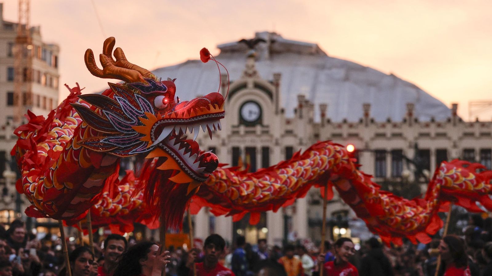 China da bienvenida al año de la serpiente de madera - El Diario - Bolivia