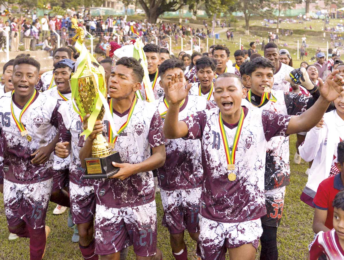 CHICALOMA GRITA CAMPEÓN - El Diario - Bolivia