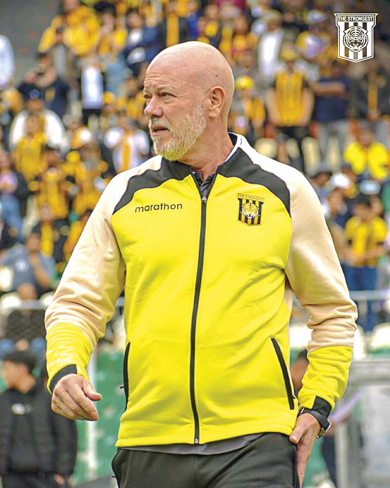 Zago arma el equipo para recibir al Bahía - El Diario - Bolivia