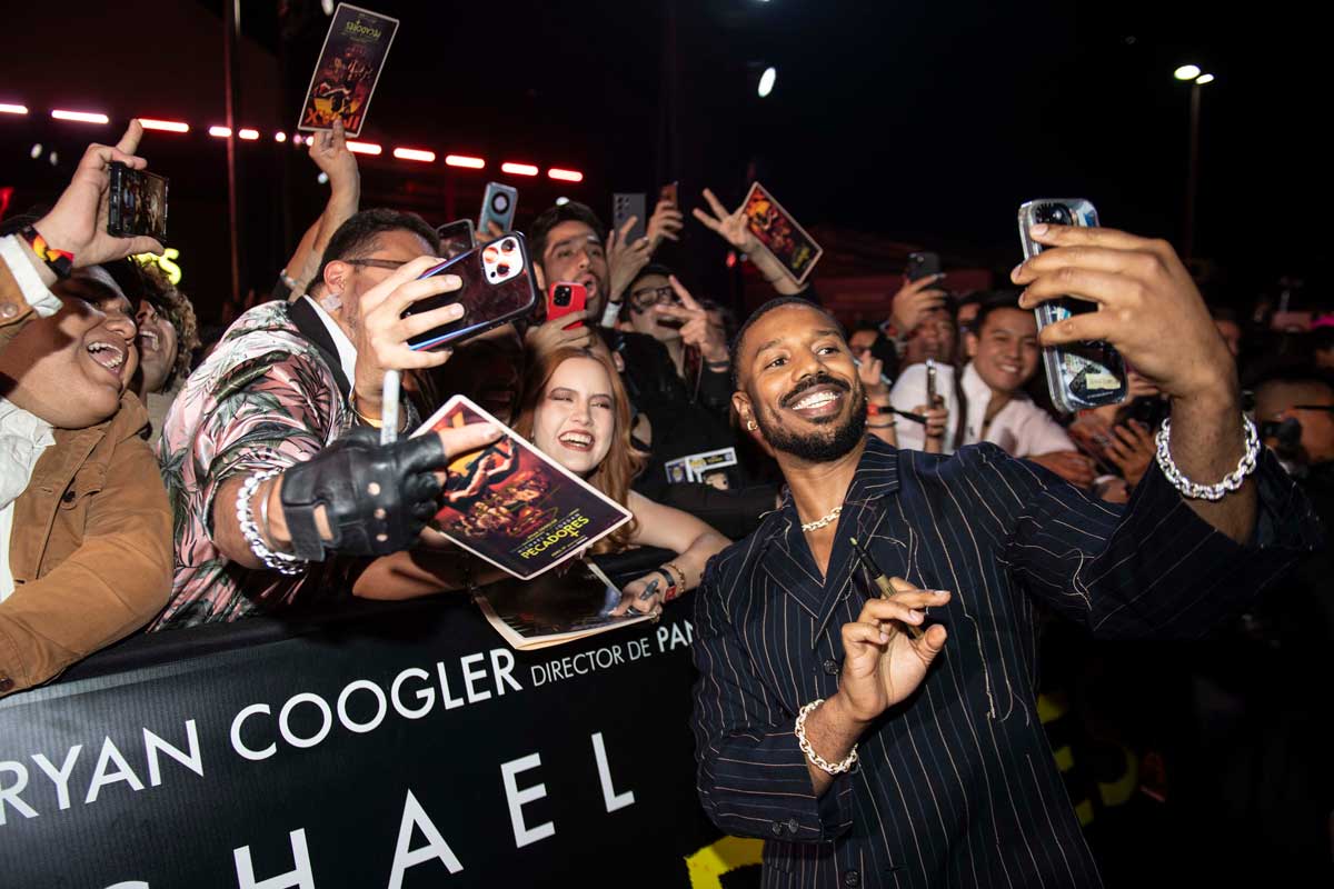 Michael B. Jordan y Hailee Steinfeld en el Fan Event de Pecadores - El ...