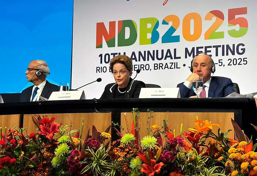 Dilma Rousseff anuncia como miembros del banco Brics a Colombia y ...