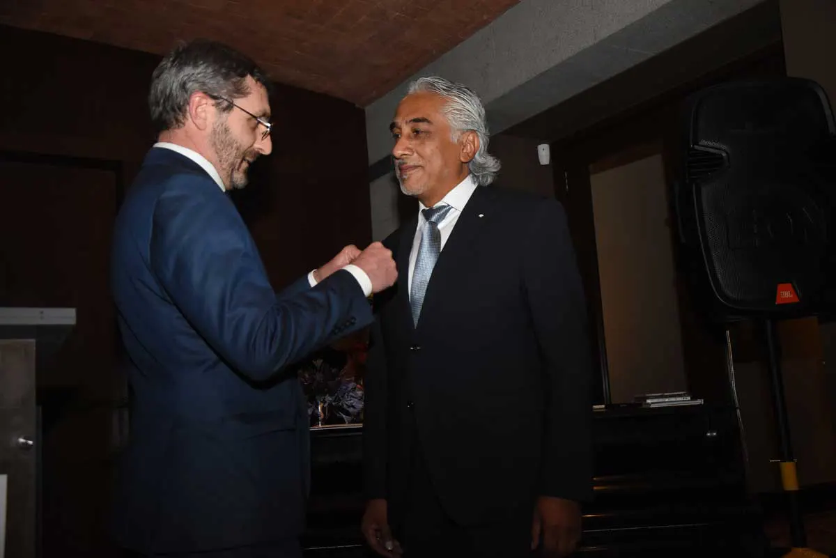 Willy Claure, Caballero de las Artes y Letras de Francia - El Diario ...