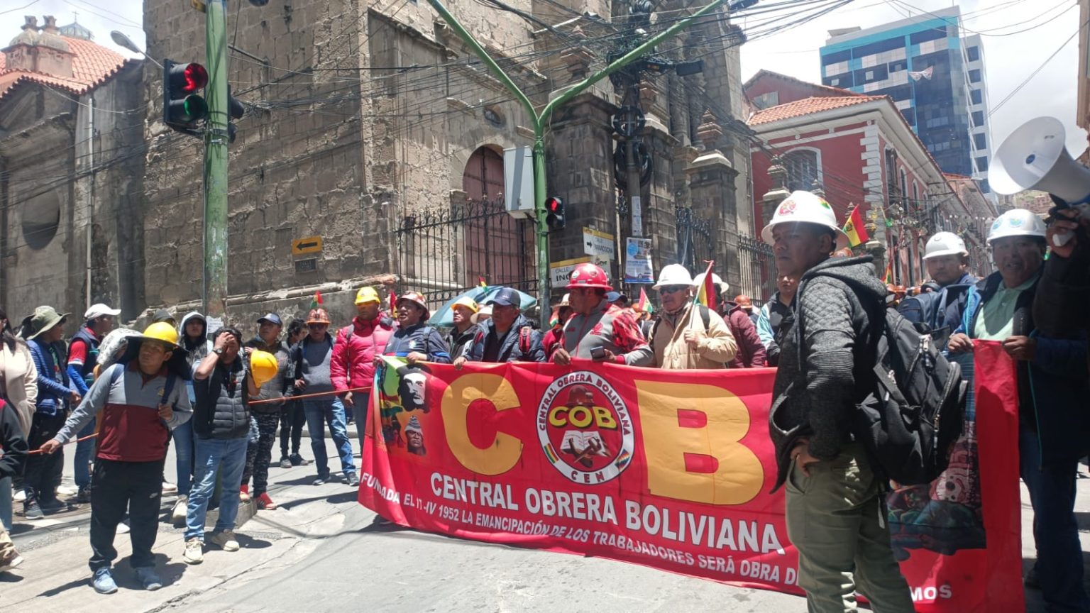 Tensión en La Paz: marcha de la COB cierra el centro de la ciudad (12: ...