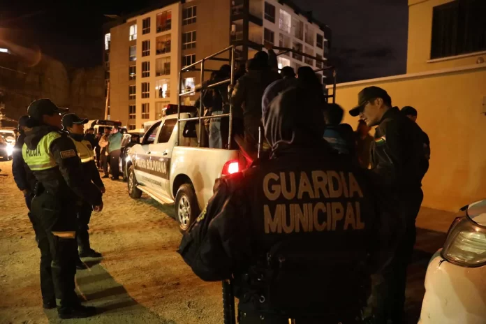 Intervienen fiesta clandestina con adolescentes en Achumani - El Diario ...